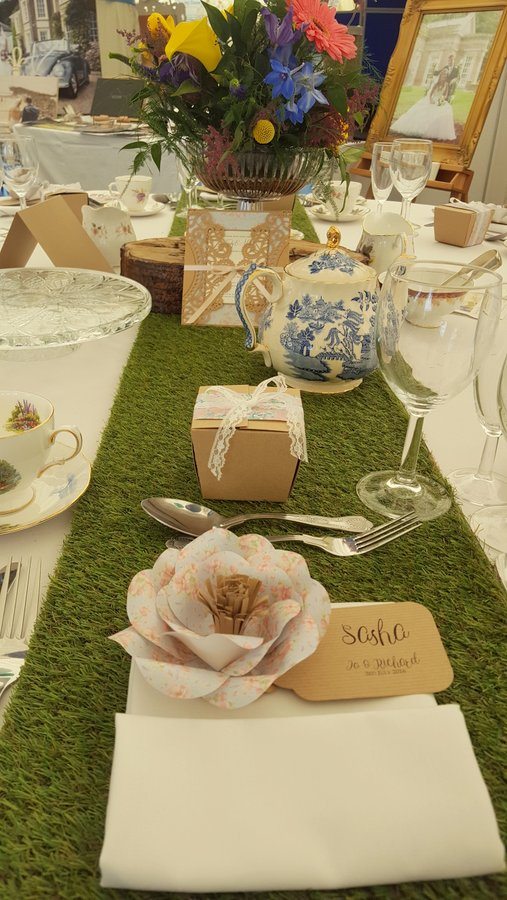 alice-wildflowers-table - By Jo