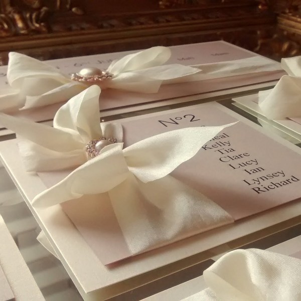 bows and bling table plan - By Jo